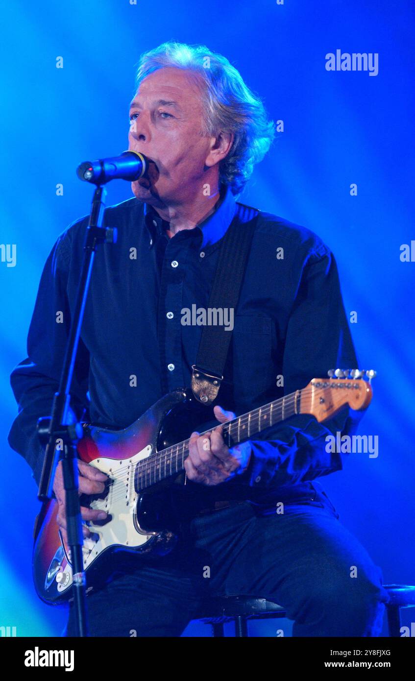 Mario lavezzi italian singer songwriter hi-res stock photography and ...