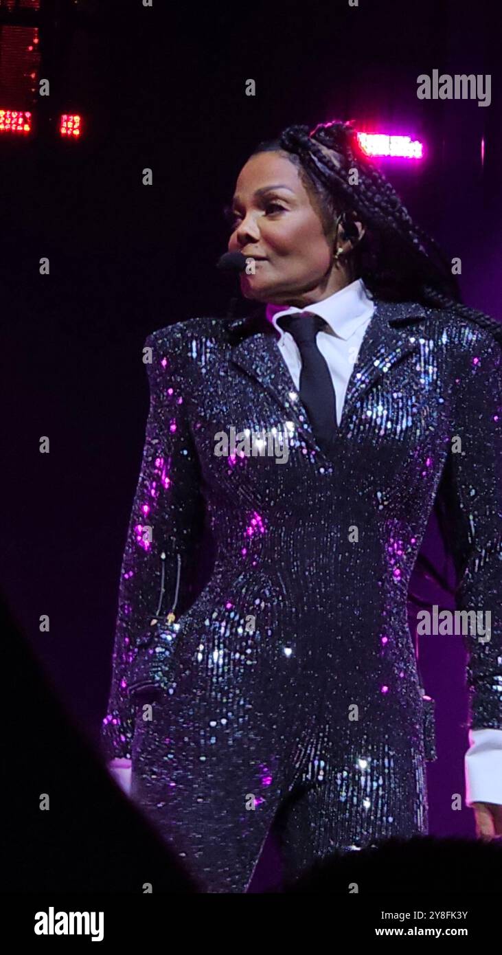 Janet Jackson Live in London Stock Photo - Alamy