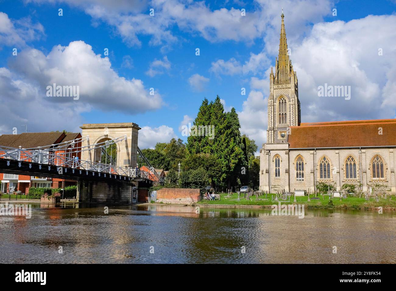 Marlow bridge and church across the River Thames , Buckinghamshire ...