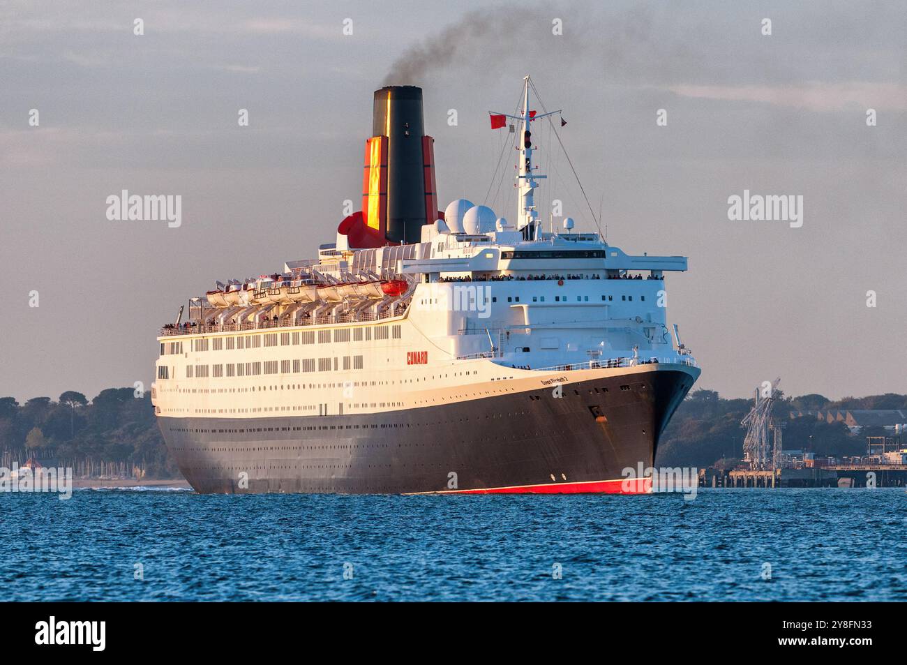 The Cunard Line ocean liner Queen Elizabeth 2 departing Southampton ...
