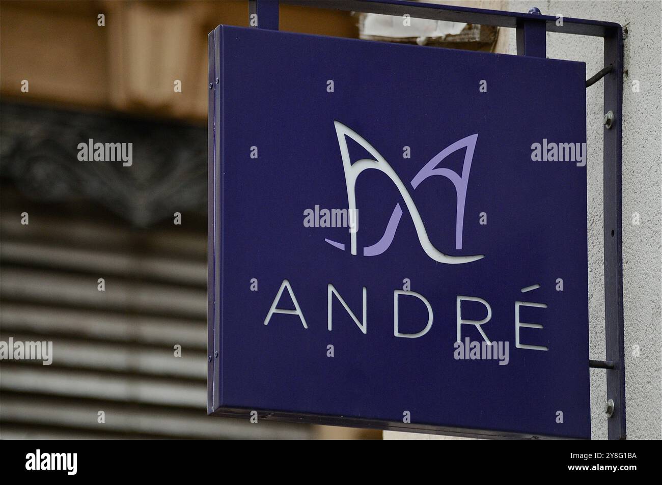 Andre sign, a chain of Vivarte group, Lyon, France Stock Photo - Alamy