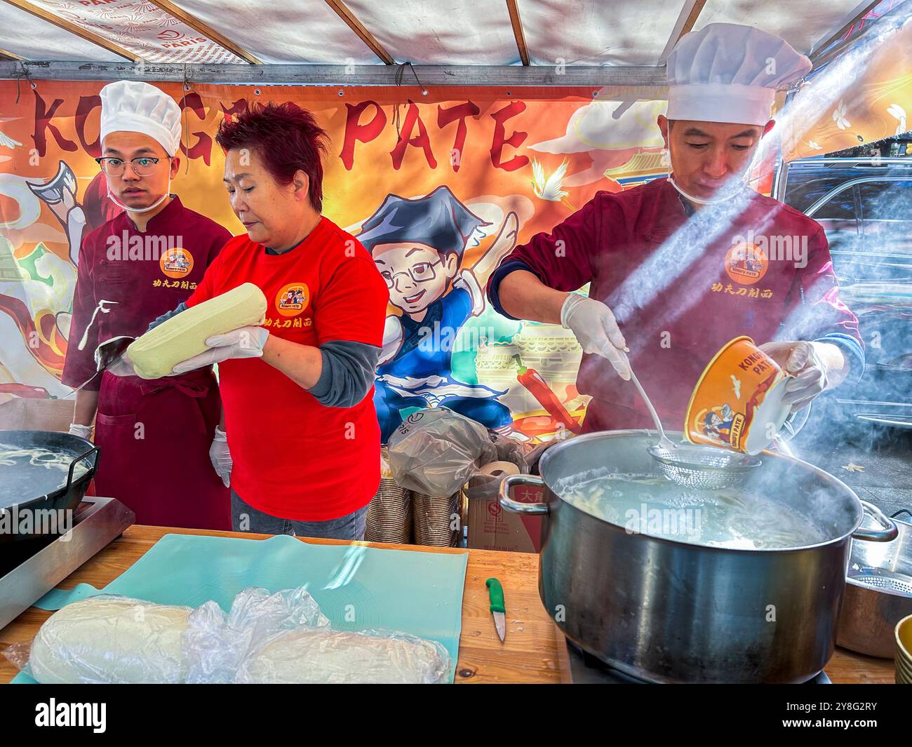 Paris, France, Chinese Cooks, Making Chinese Noodles, "Kungfupate ...