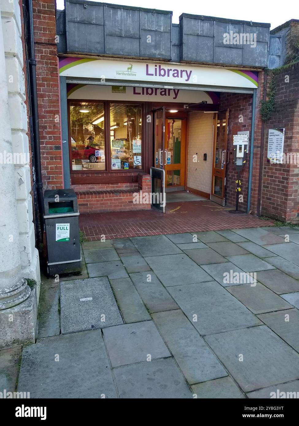 Day ware hi-res stock photography and images - Alamy