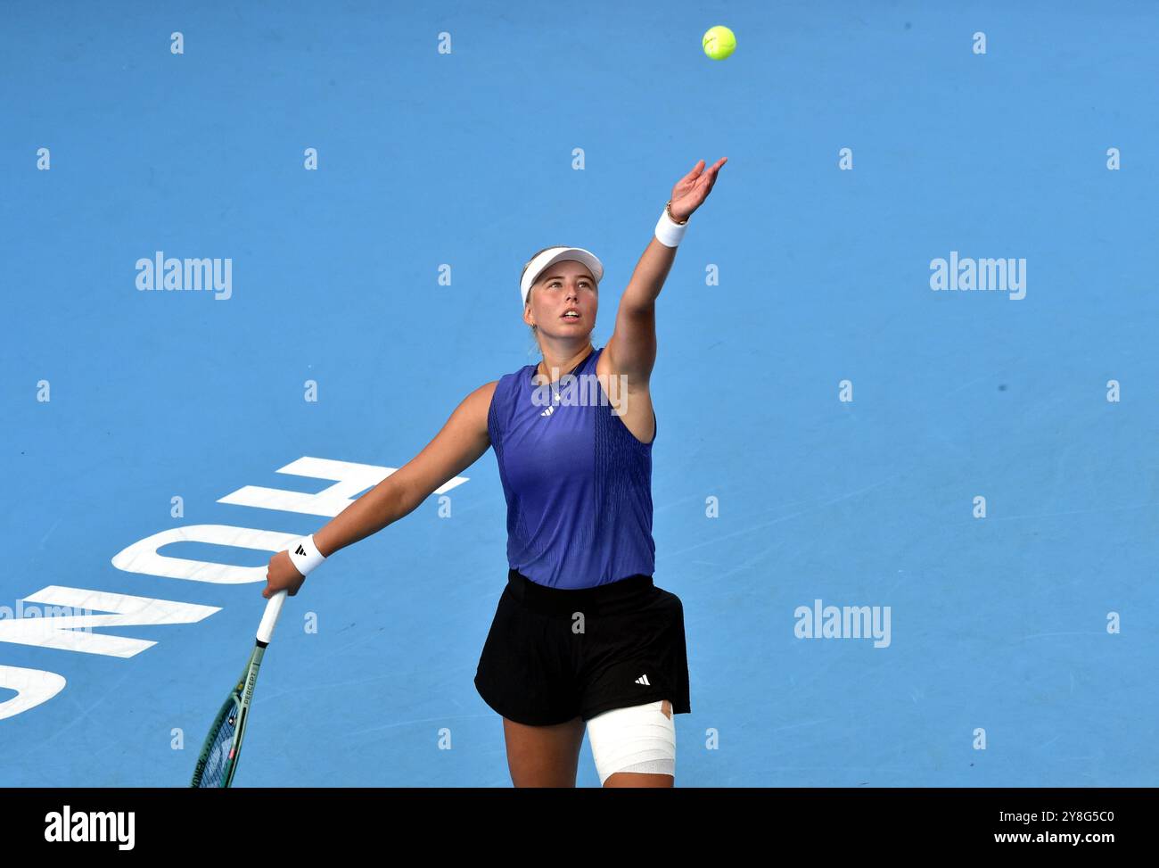 Hong Kong, China. 5th Oct, 2024. Clara Tauson serves during the women's ...