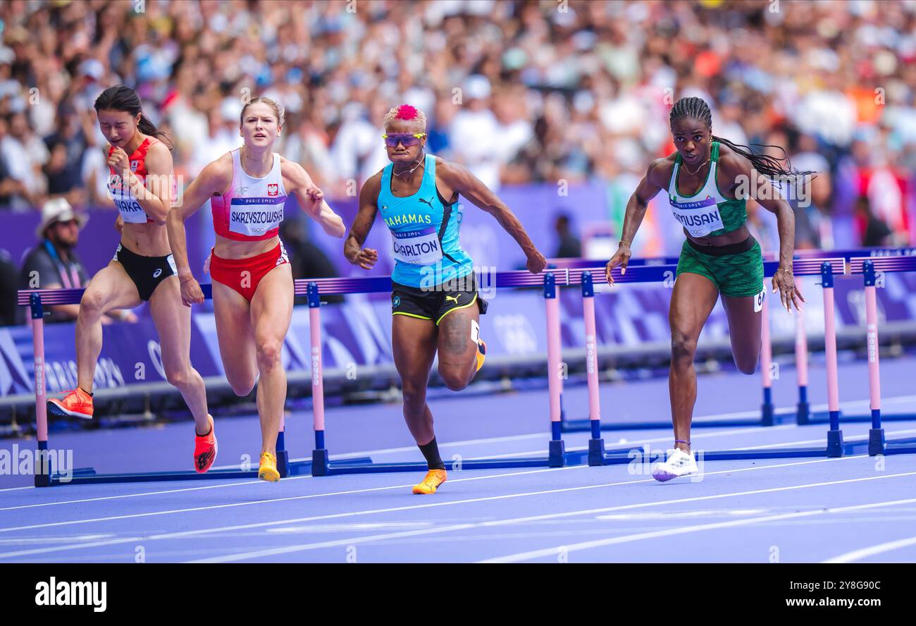 Devynne Charlton participating in the 100 meters hurdles at the Paris 2024 Olympic Games Stock ...