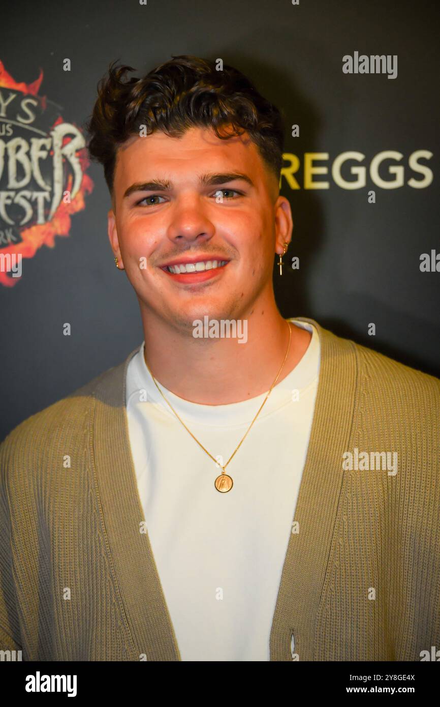 Crawley, UK. 4 Oct 2024. BBC Traitors winner Harry Clark at Tulleys ...