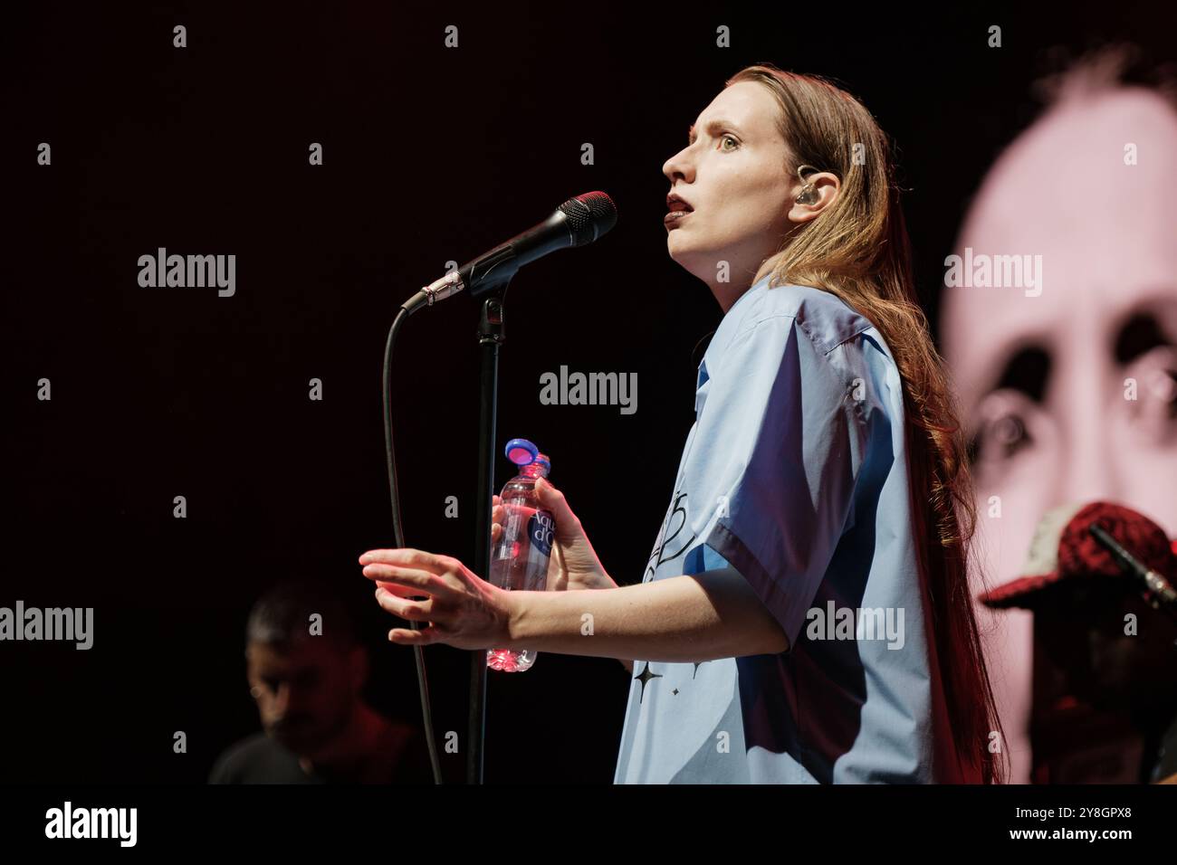 Florence Shaw (lead vocals) with Dry Cleaning, opening for Nick Cave ...