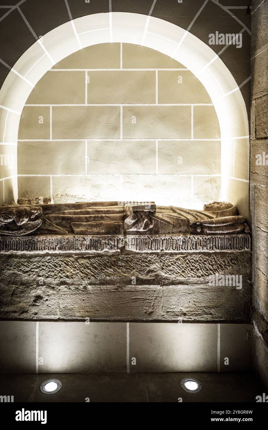 Tomb of Abbot Bernardo Alter Zapila, 15th century, Chapel of Saint ...