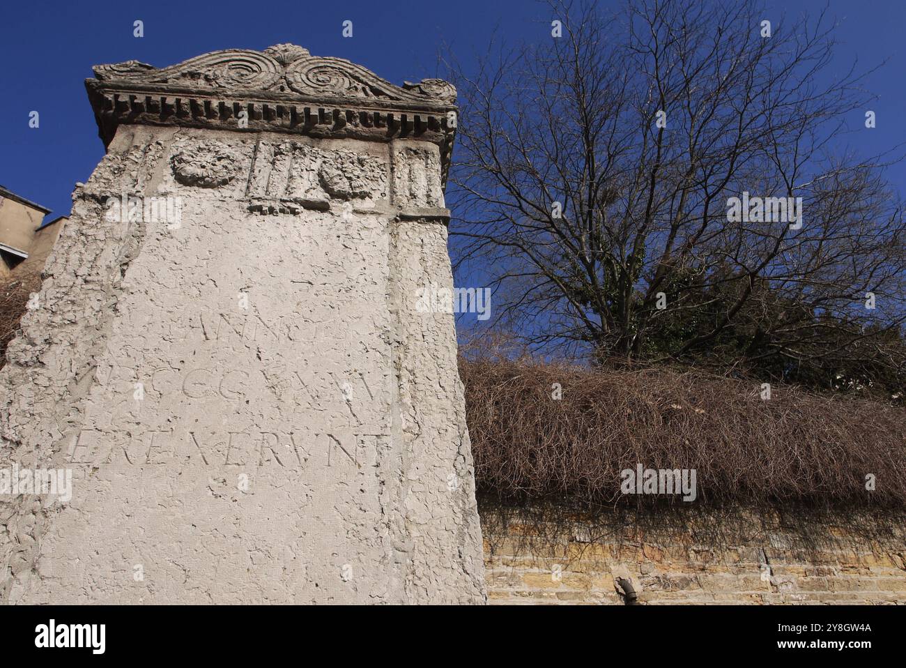 Trion square hi-res stock photography and images - Alamy