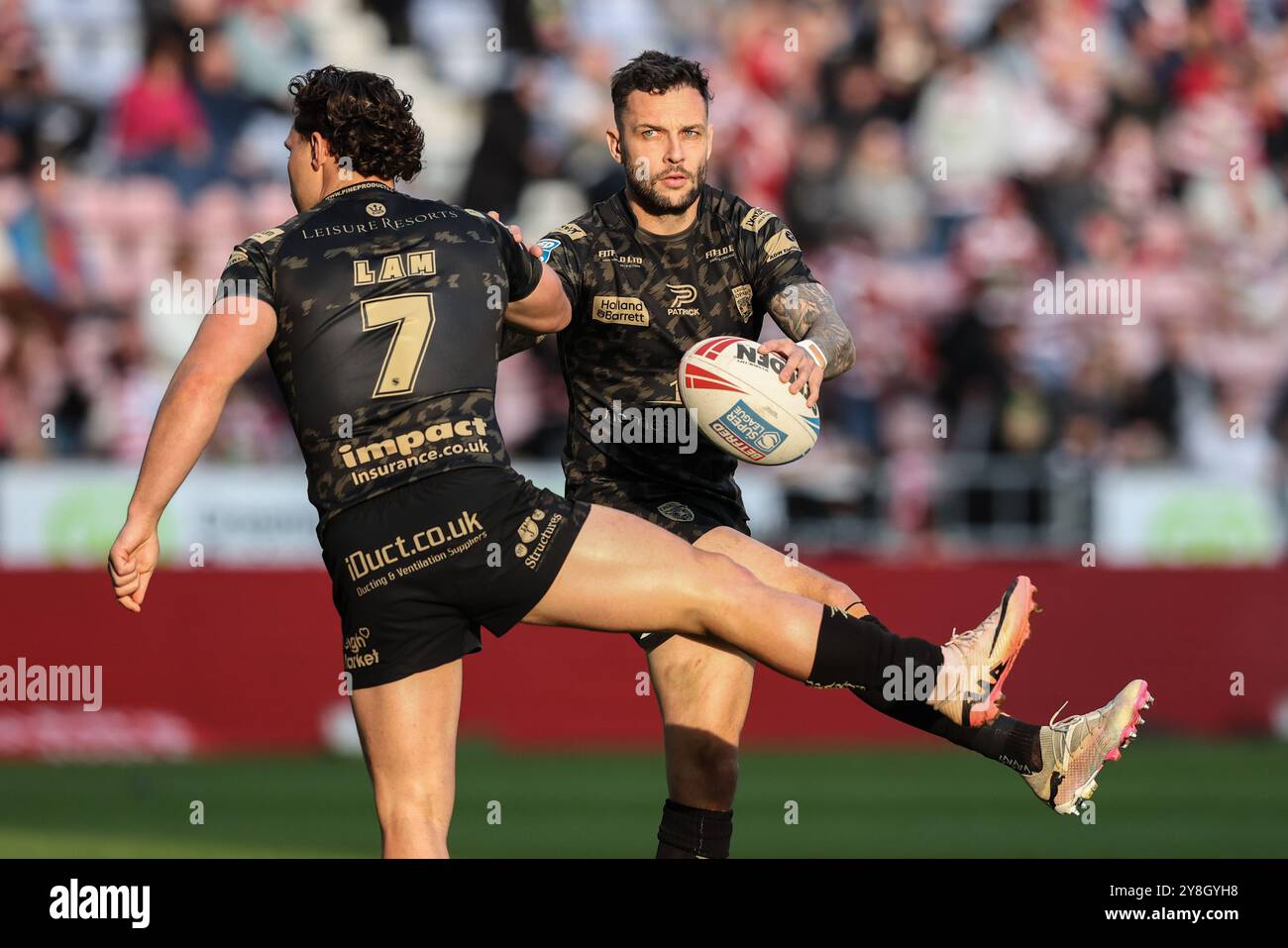 Lachlan Lam of Leigh Leopards and Gareth O’Brien of Leigh Leopards ...