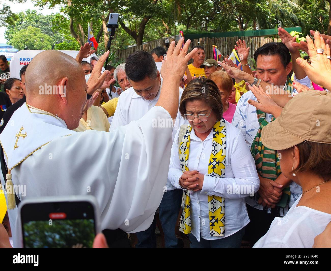 Manila, Philippines. 05th Oct, 2024. Running priest Father Robert Reyes ...