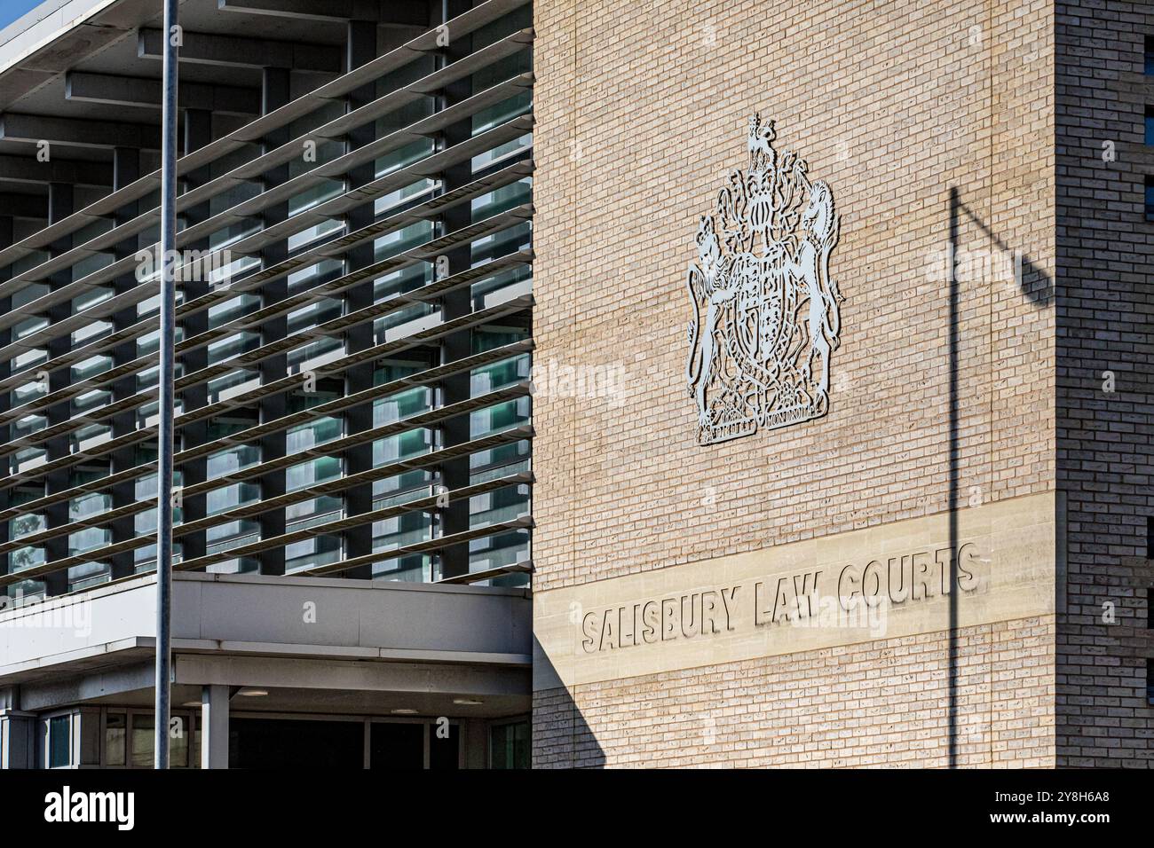 Front elevation and signage of the Salisbury Law Courts building ...
