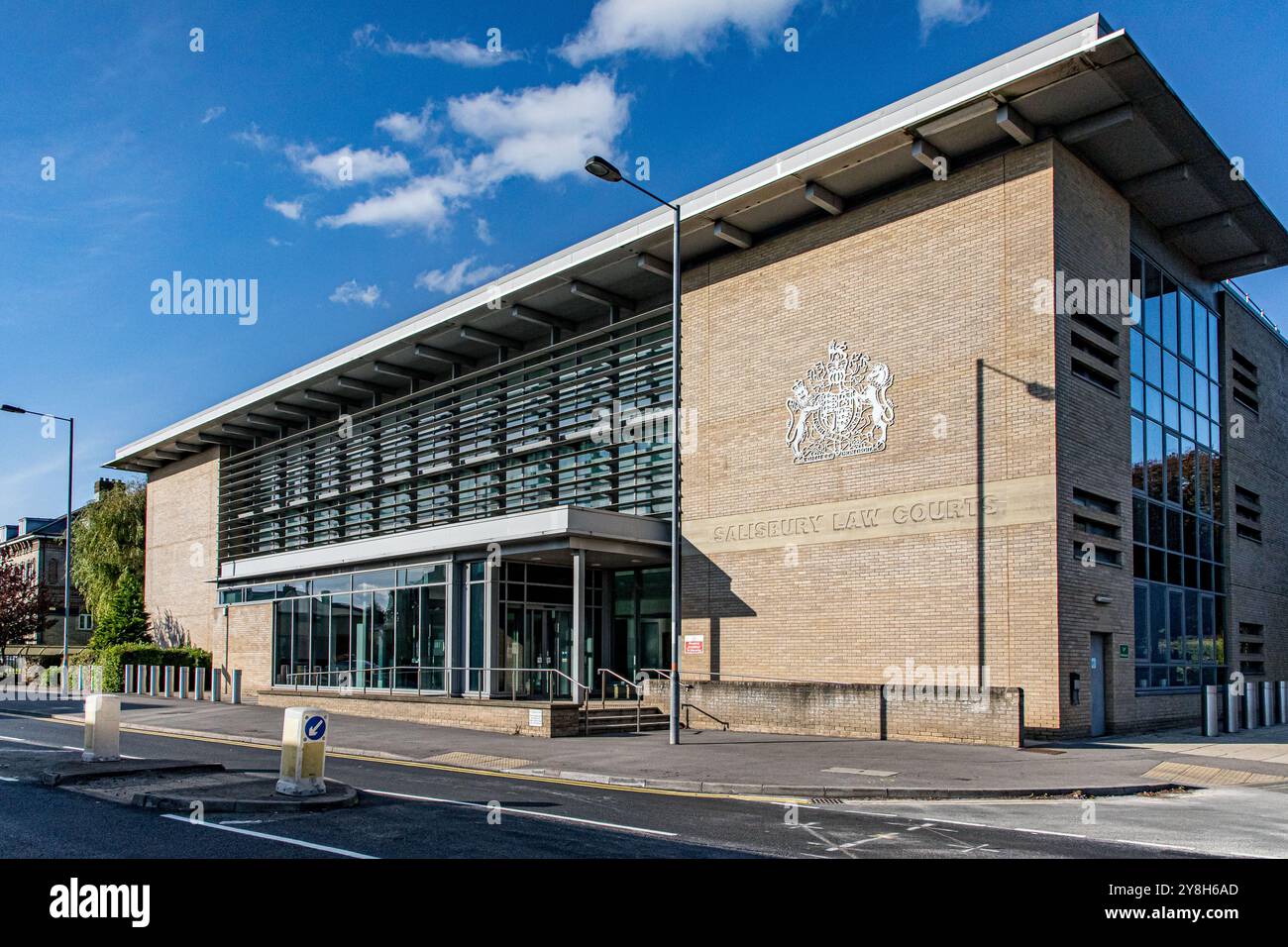 Front elevation and signage of the Salisbury Law Courts building ...