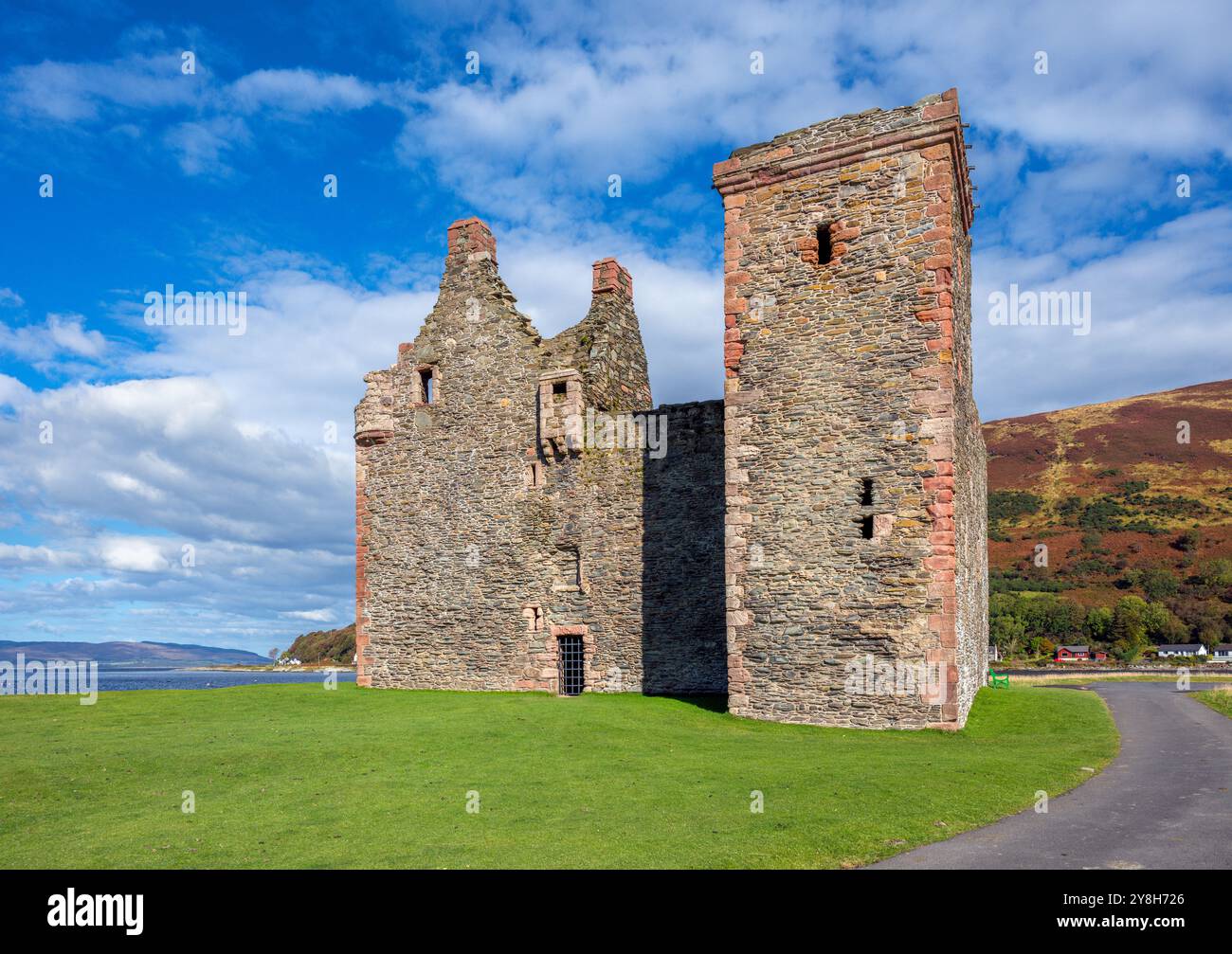 Lochranza Castle, Lochranza, Isle of Arran, Scotland, UK Stock Photo ...