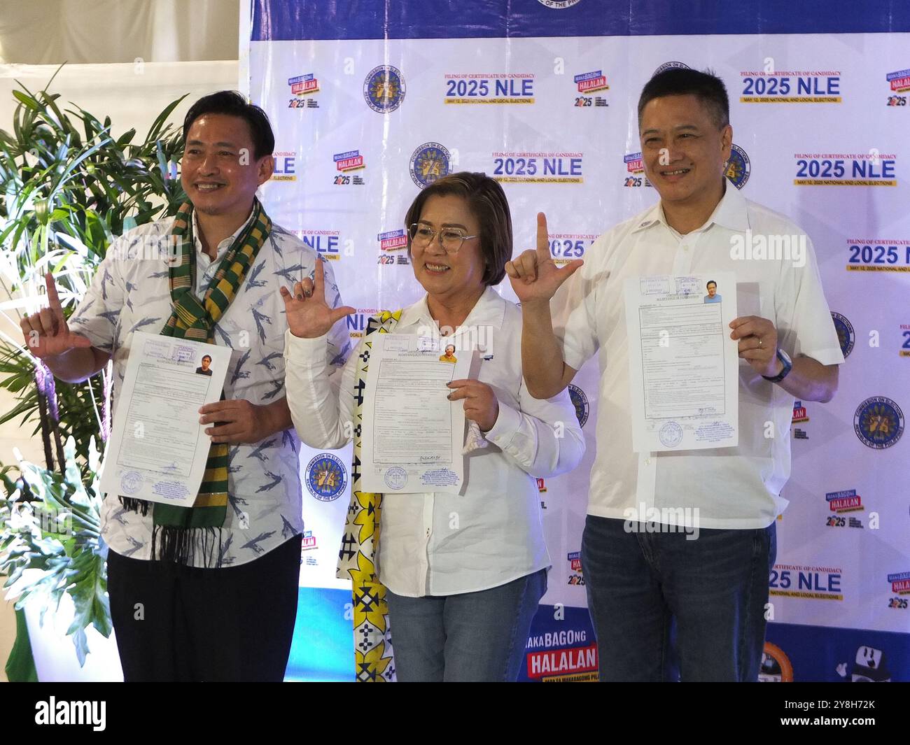 Manila, Philippines. 05th Oct, 2024. From left, Teddy Baguilat, Leila ...