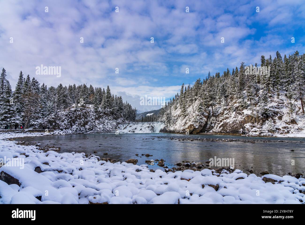 Bow Falls Viewpoint in snowy winter. Banff National Park Bow River ...