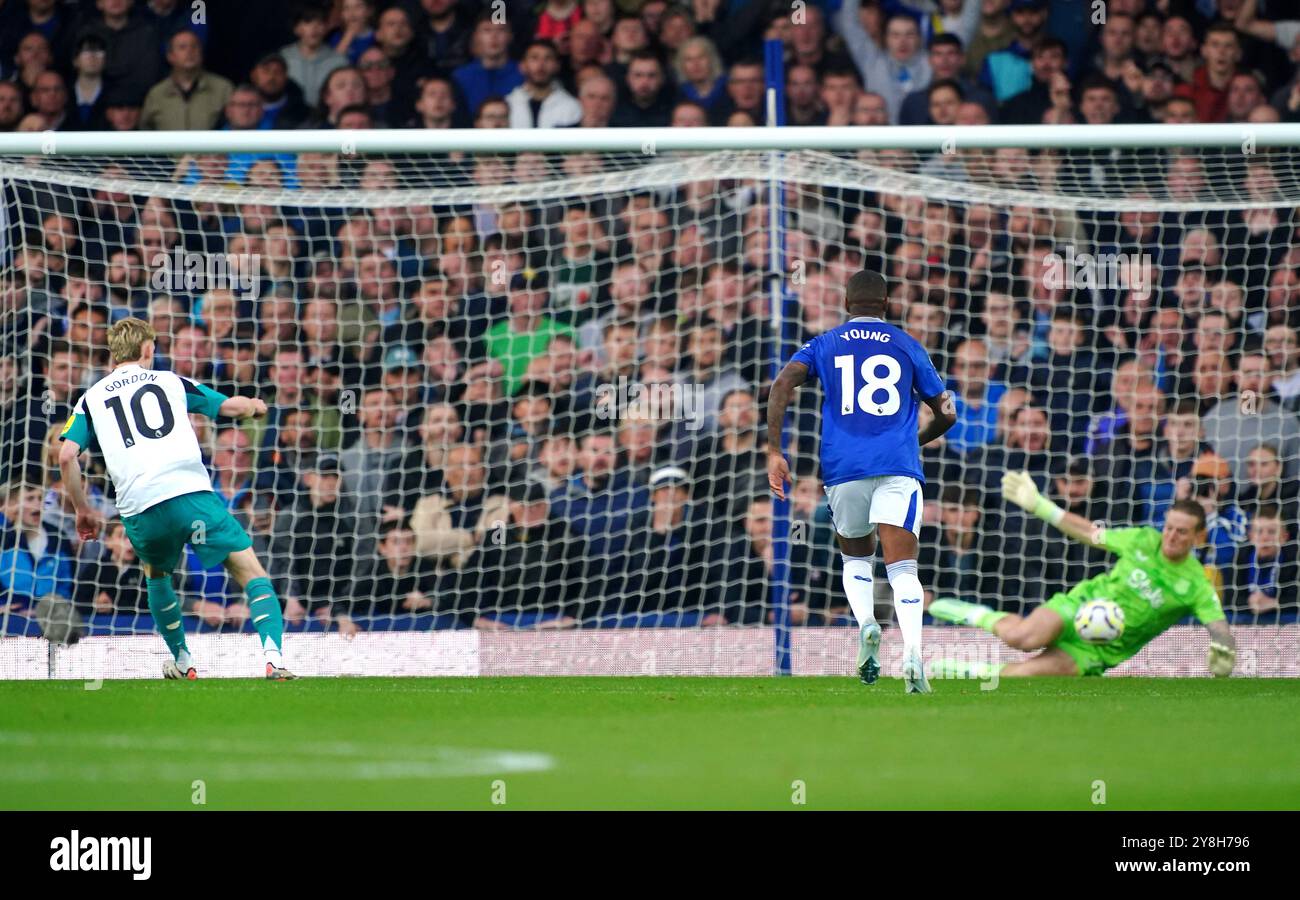 Newcastle united everton gordon hi-res stock photography and images - Alamy