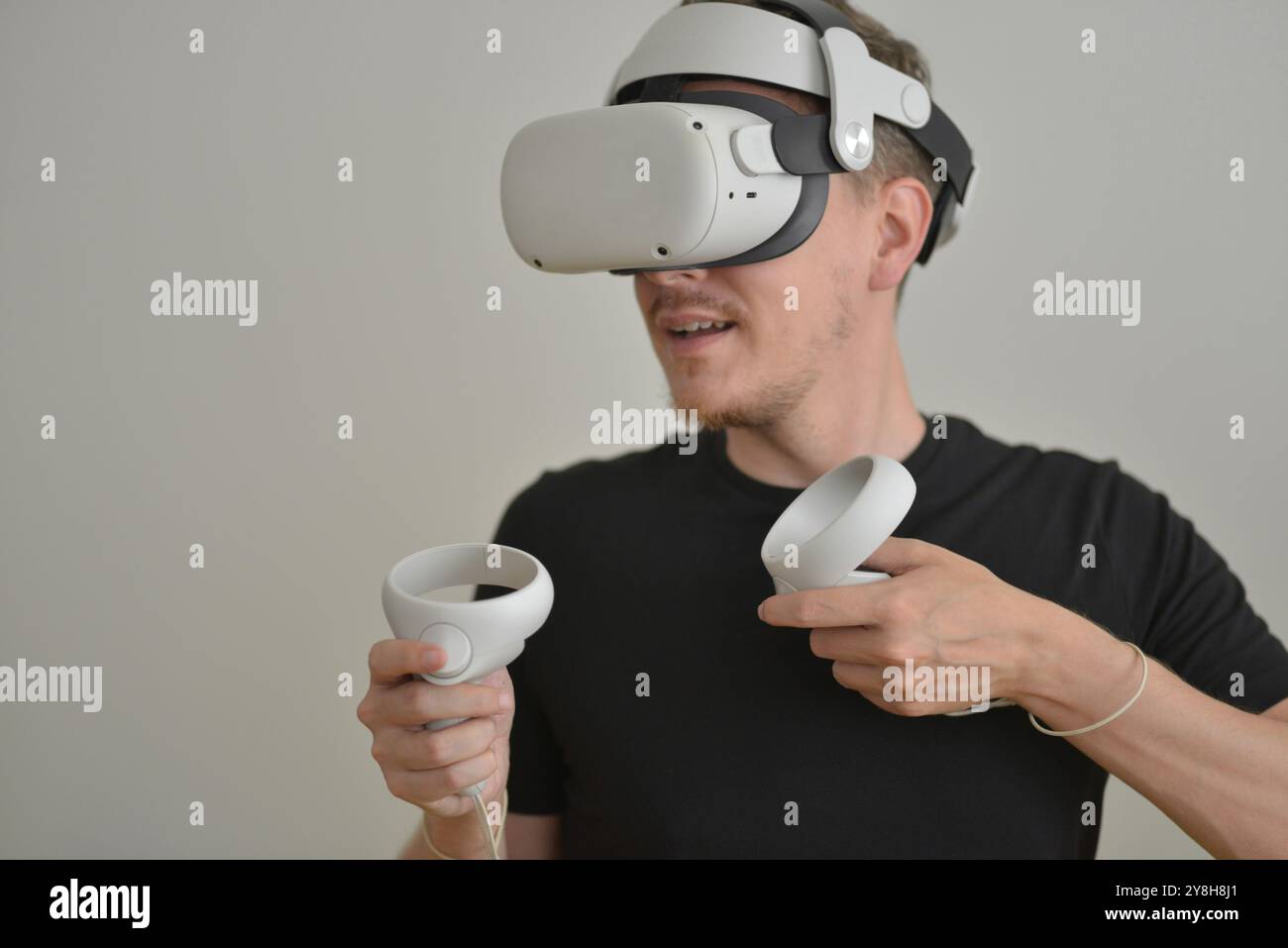 Techno visual hi-res stock photography and images - Alamy