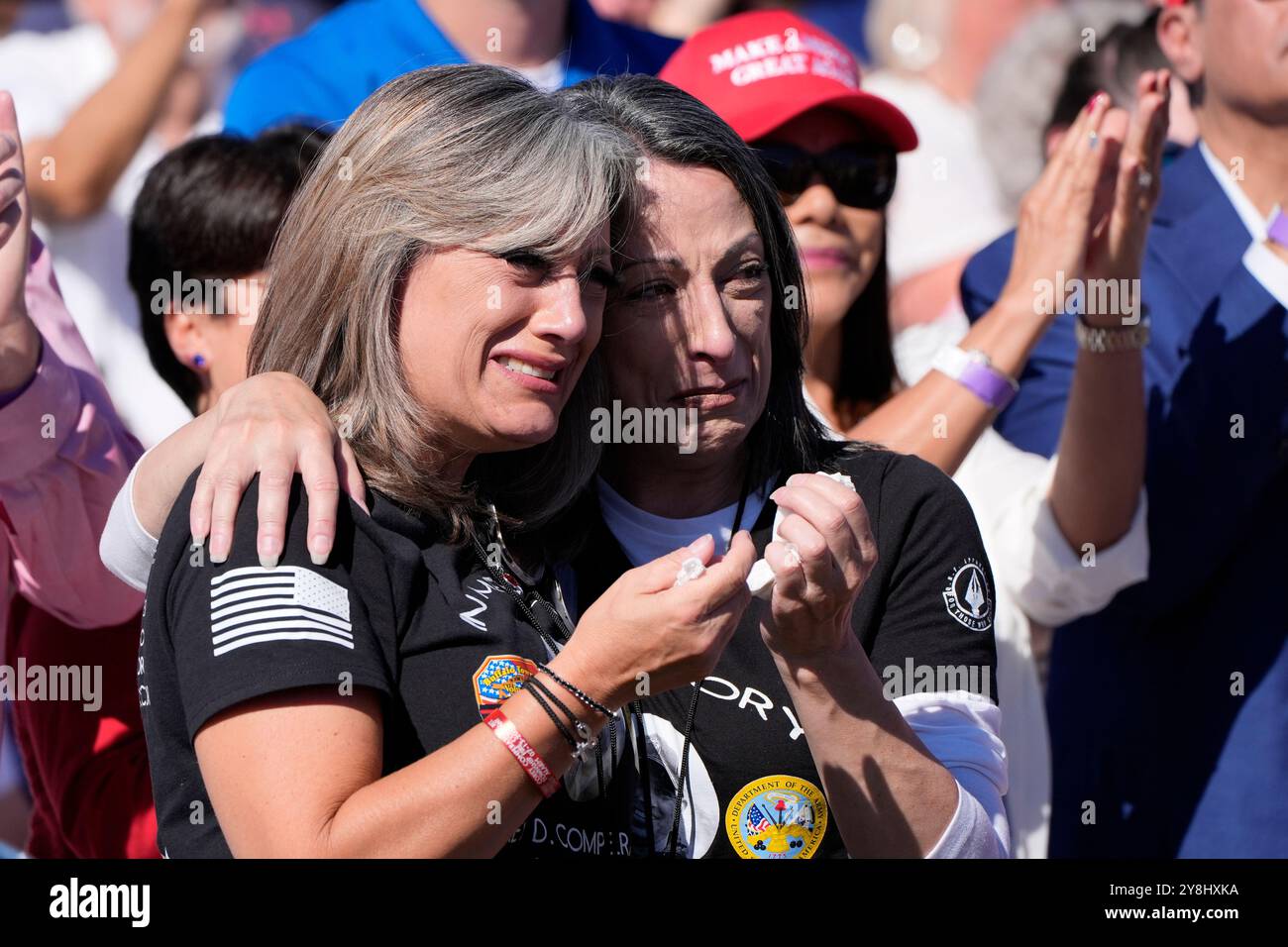 Kelly Comperatore-Meeder, left, and Dawn Comperatore-Schafer, sisters ...