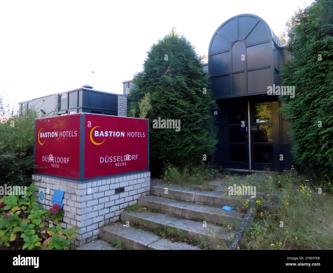 Bastion Hotel - seit Jahren leerstehend und dem Verfall anheim gegeben ...
