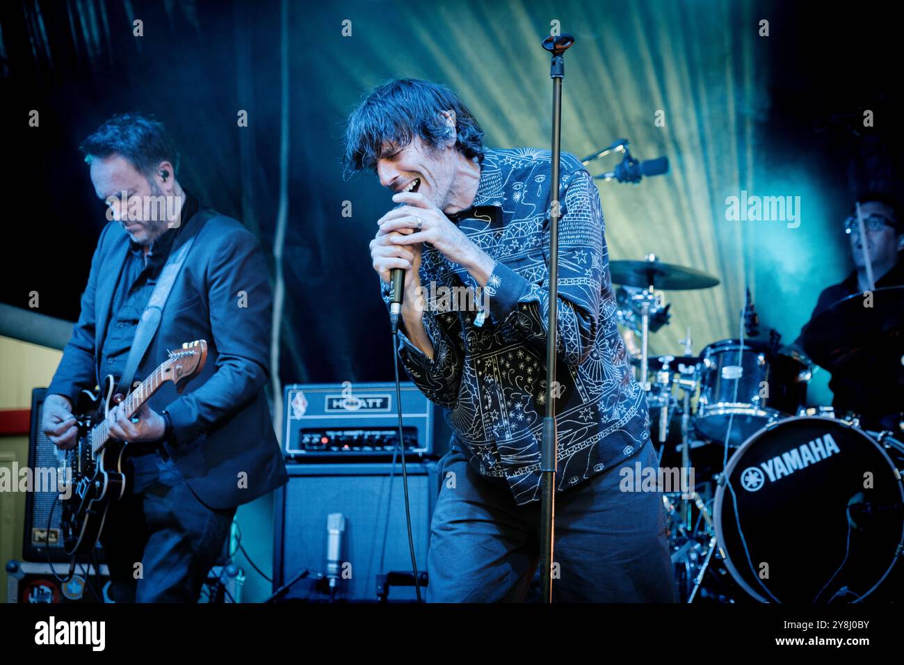 We Are Bodies, aka Robin Foster and Dave Pen (Archive), live in Brest ...