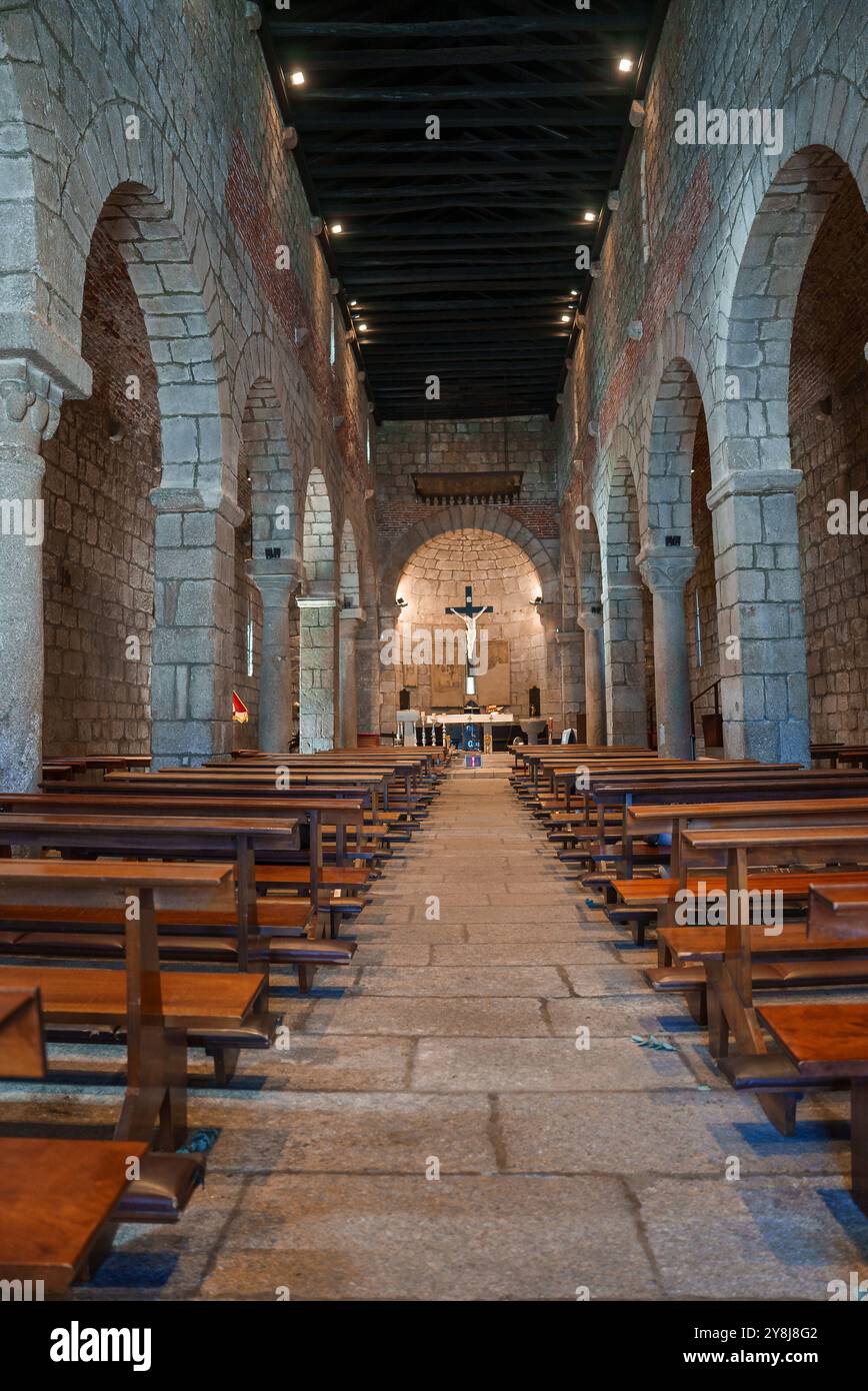 Church interior ancient romanesque hi-res stock photography and images ...