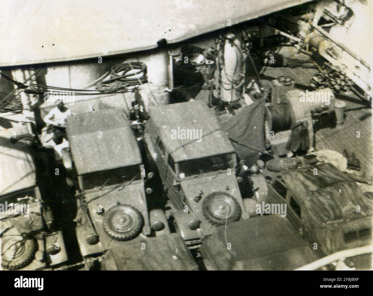 WWII WW2 - Port of Naples, Italy 1942 - german afrika korps boarding to ...