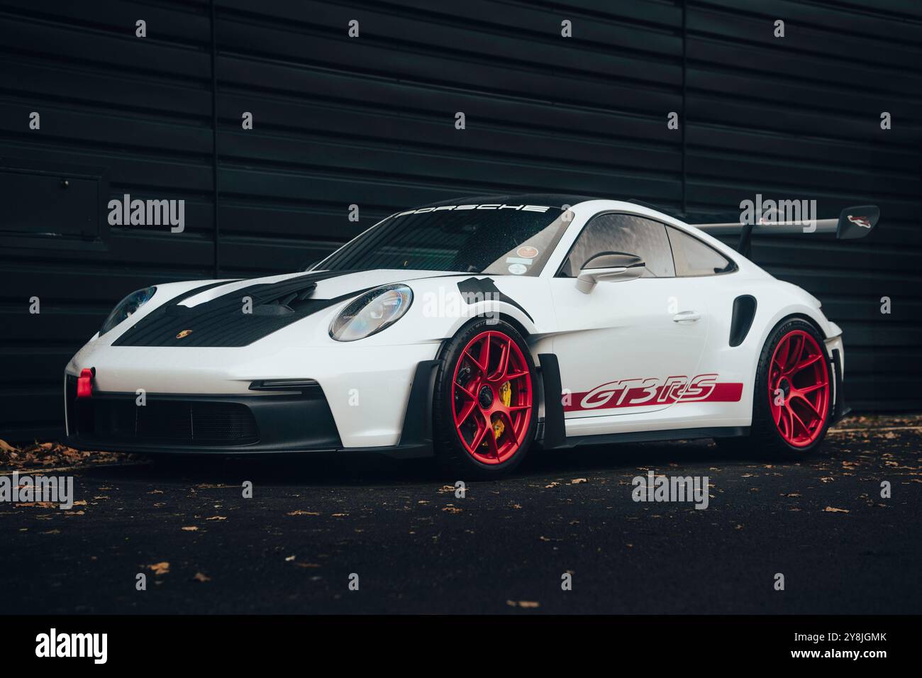 Porsche 911 GT3 RS red alloy wheel, sports car powder coating, brake ...