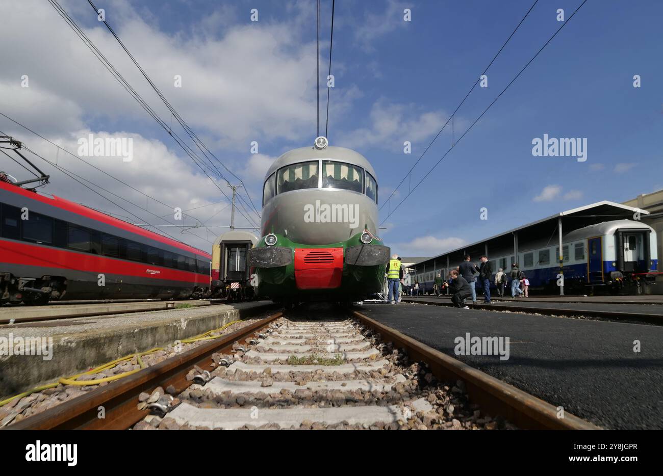 Historic locomotives, guided tours, steam trains, railcars at the open ...