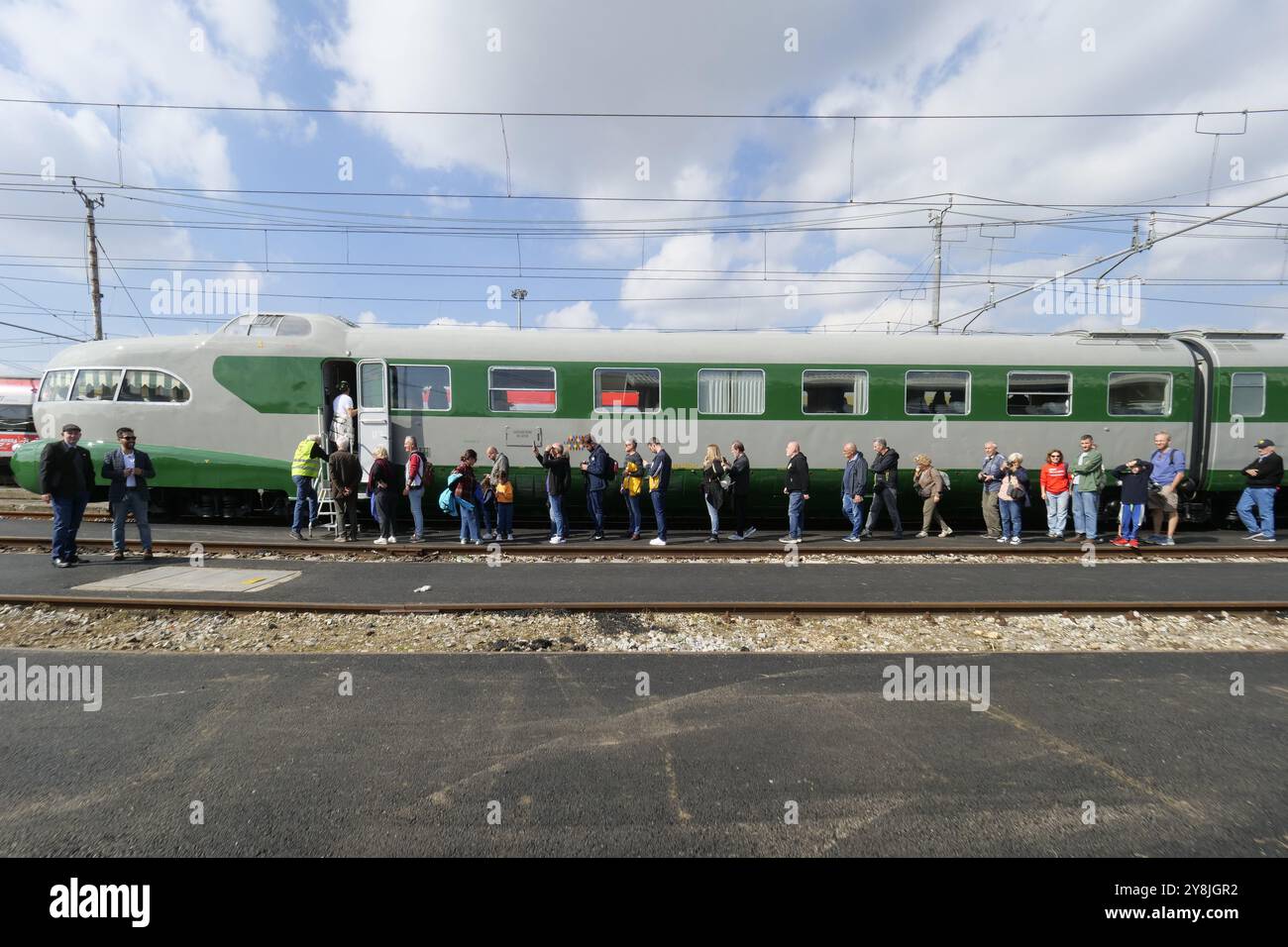 Historic locomotives, guided tours, steam trains, railcars at the open ...