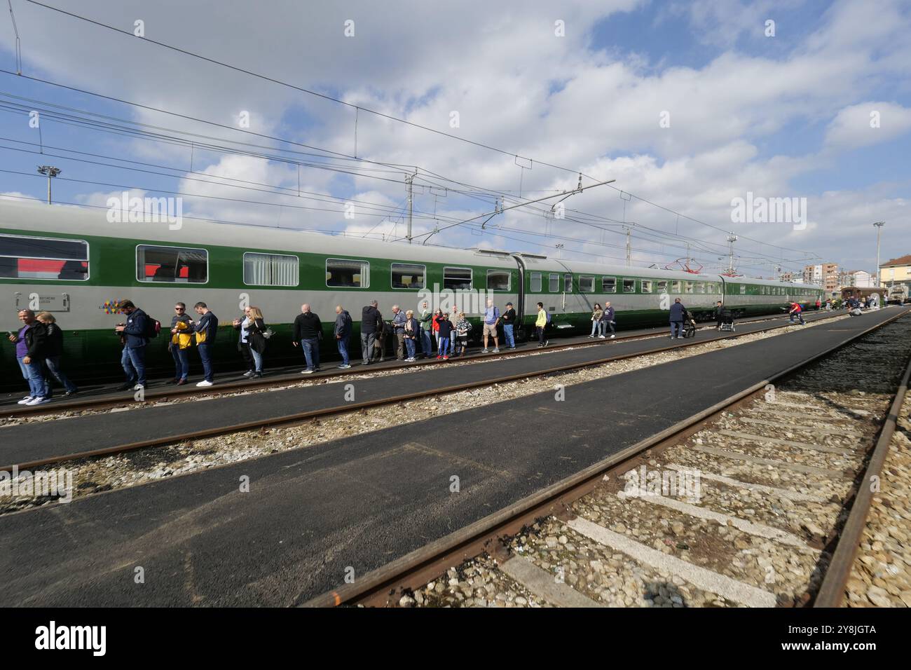 Historic locomotives, guided tours, steam trains, railcars at the open ...