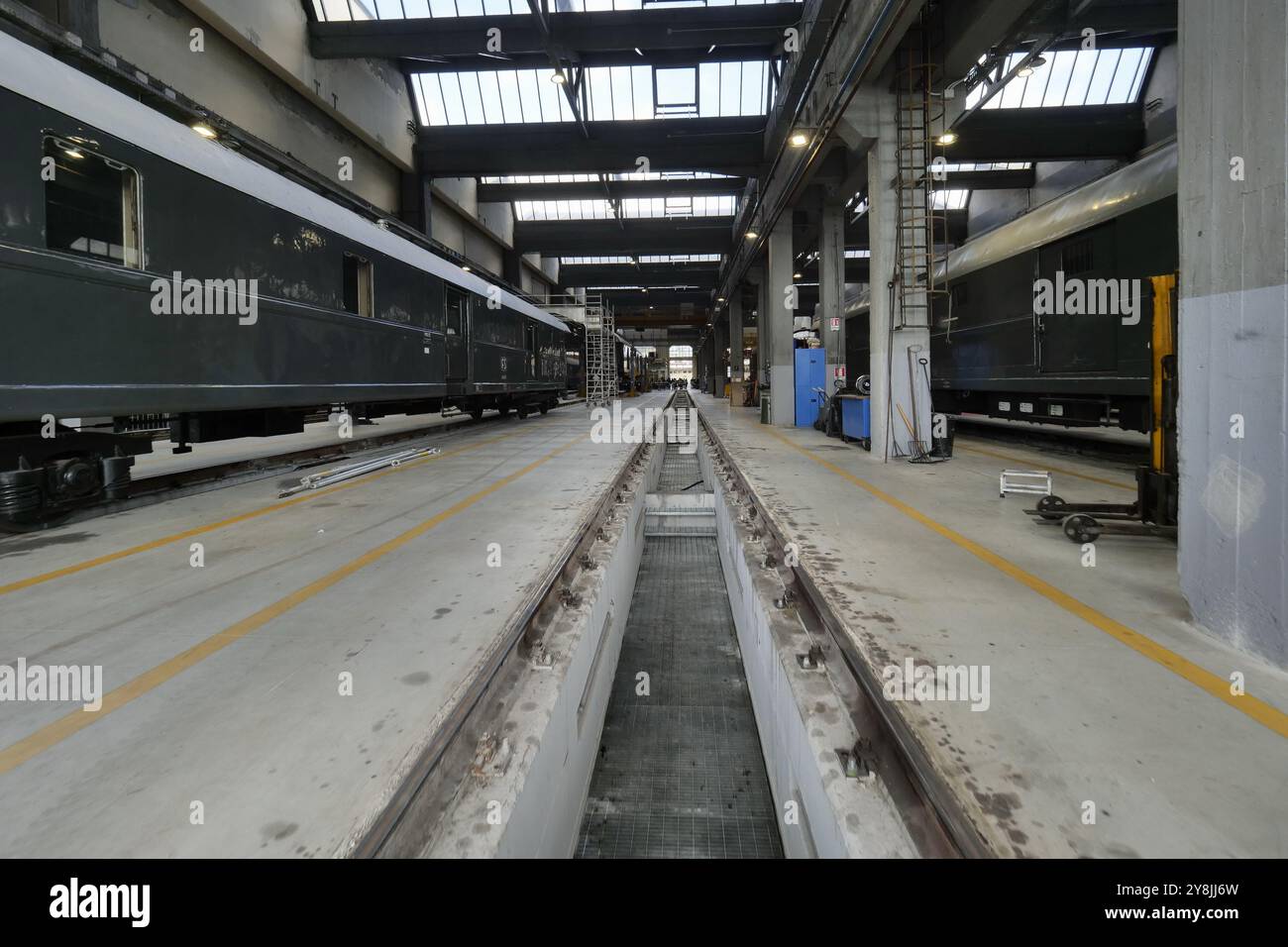 Historic locomotives, guided tours, steam trains, railcars at the open ...