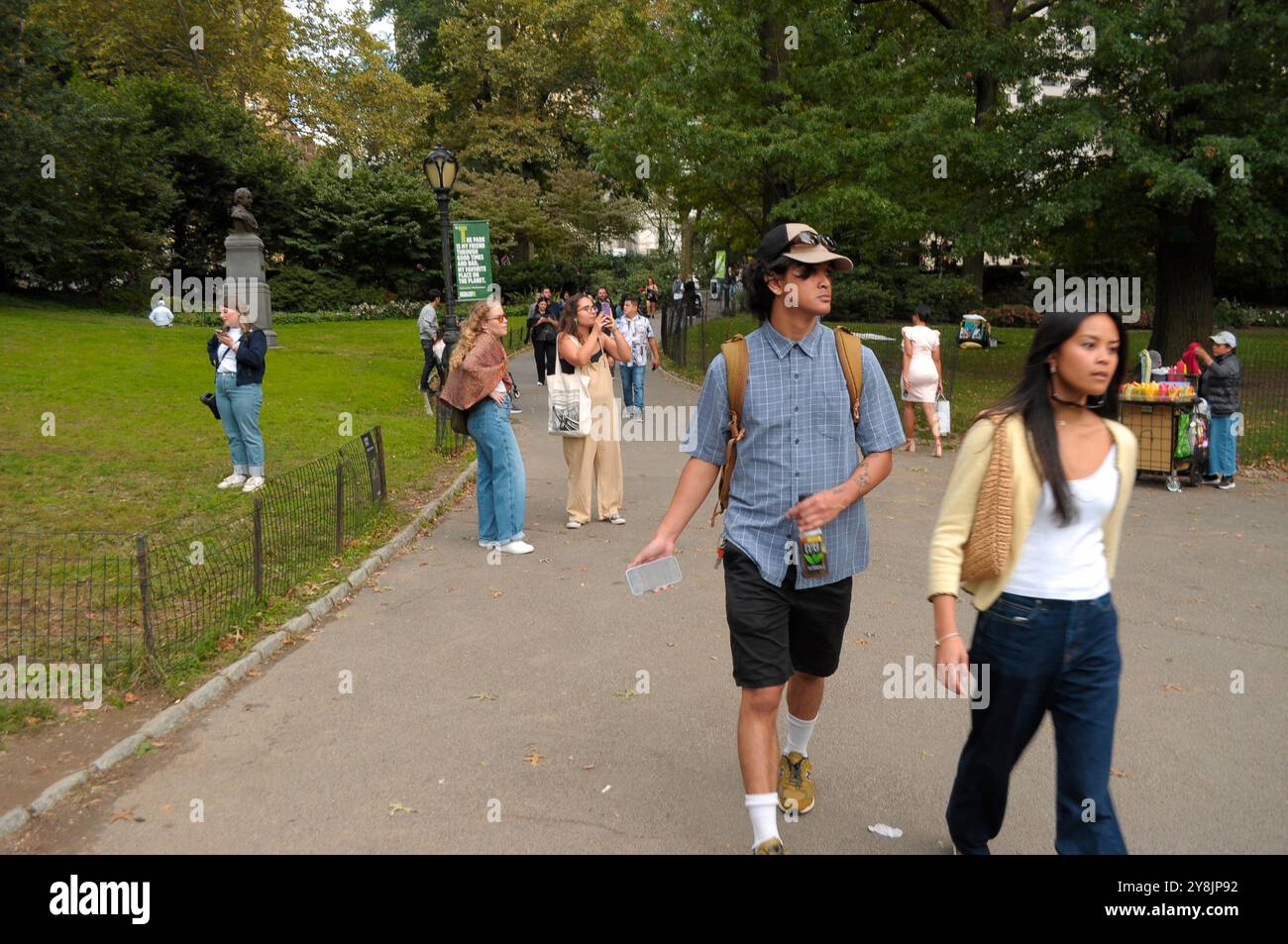 People walk through Central Park in Manhattan, New York City Stock ...