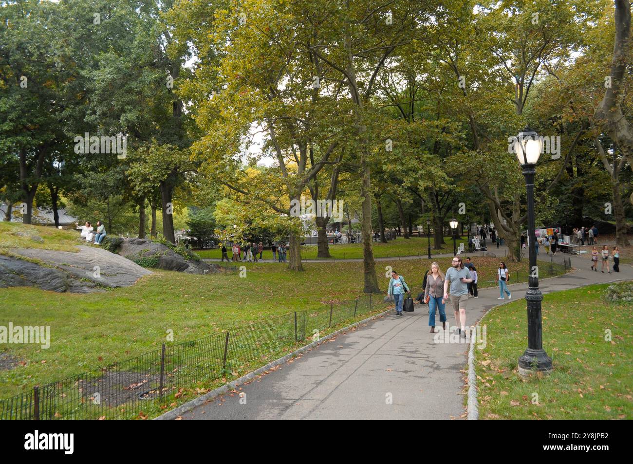 People walk through Central Park in Manhattan, New York City Stock ...
