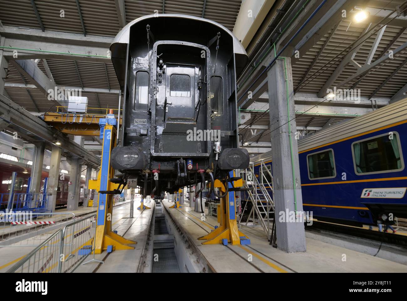 Historic locomotives, guided tours, steam trains, railcars at the open ...