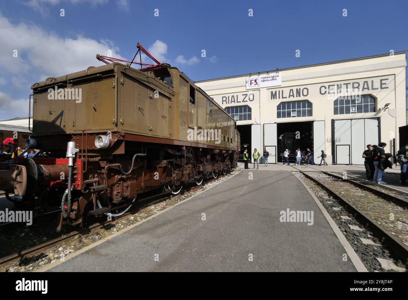 Historic locomotives, guided tours, steam trains, railcars at the open ...