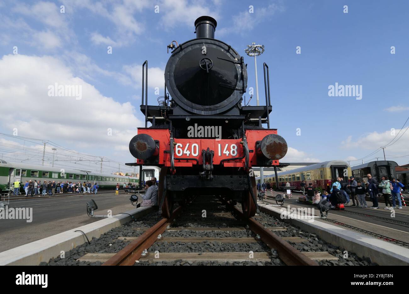 Historic locomotives, guided tours, steam trains, railcars at the open ...