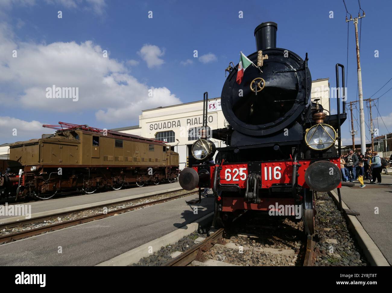 Historic locomotives, guided tours, steam trains, railcars at the open ...