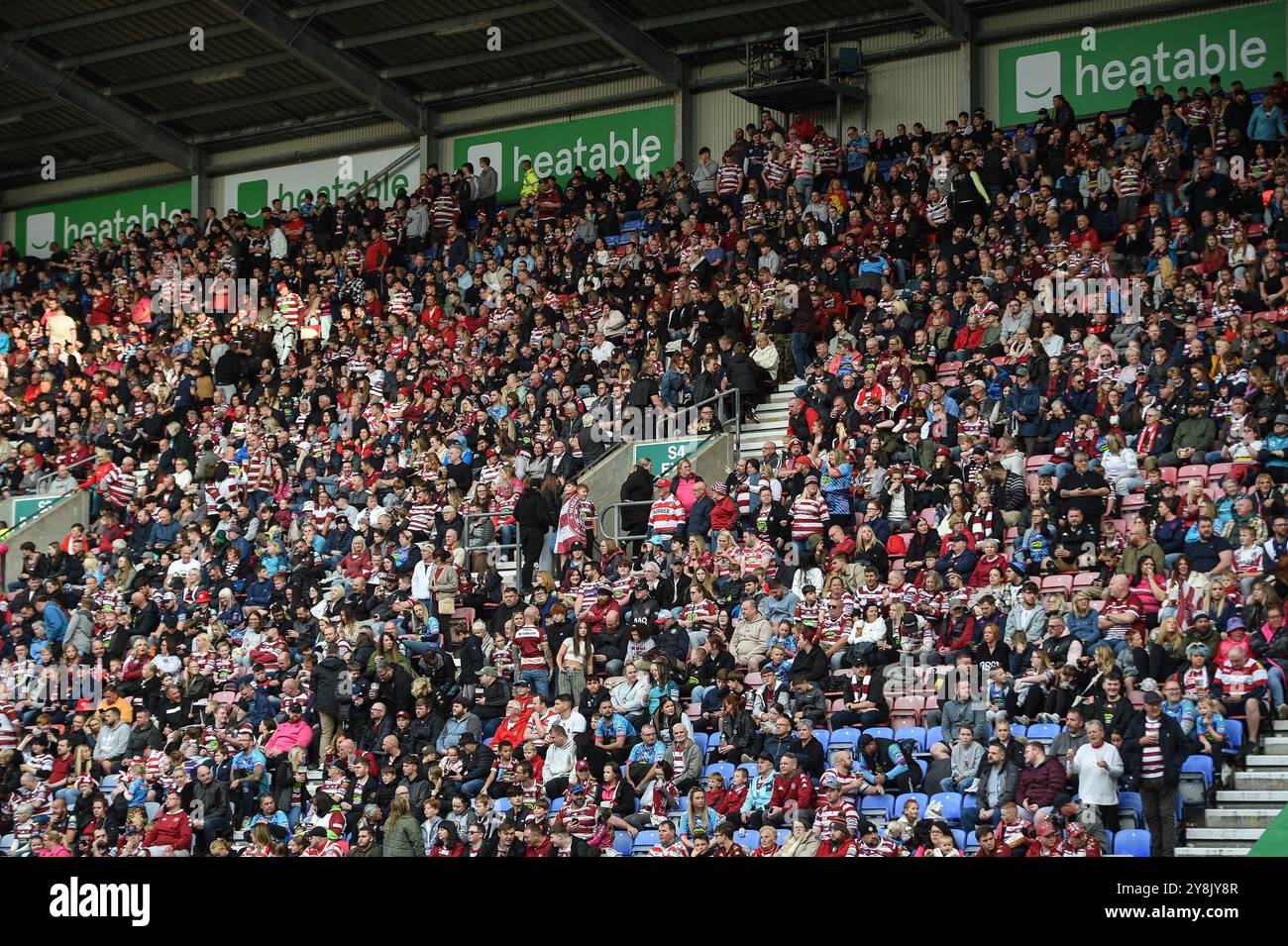 Wigan, England - 5th November 2024 - Fans of Wigan Warriors. Rugby ...
