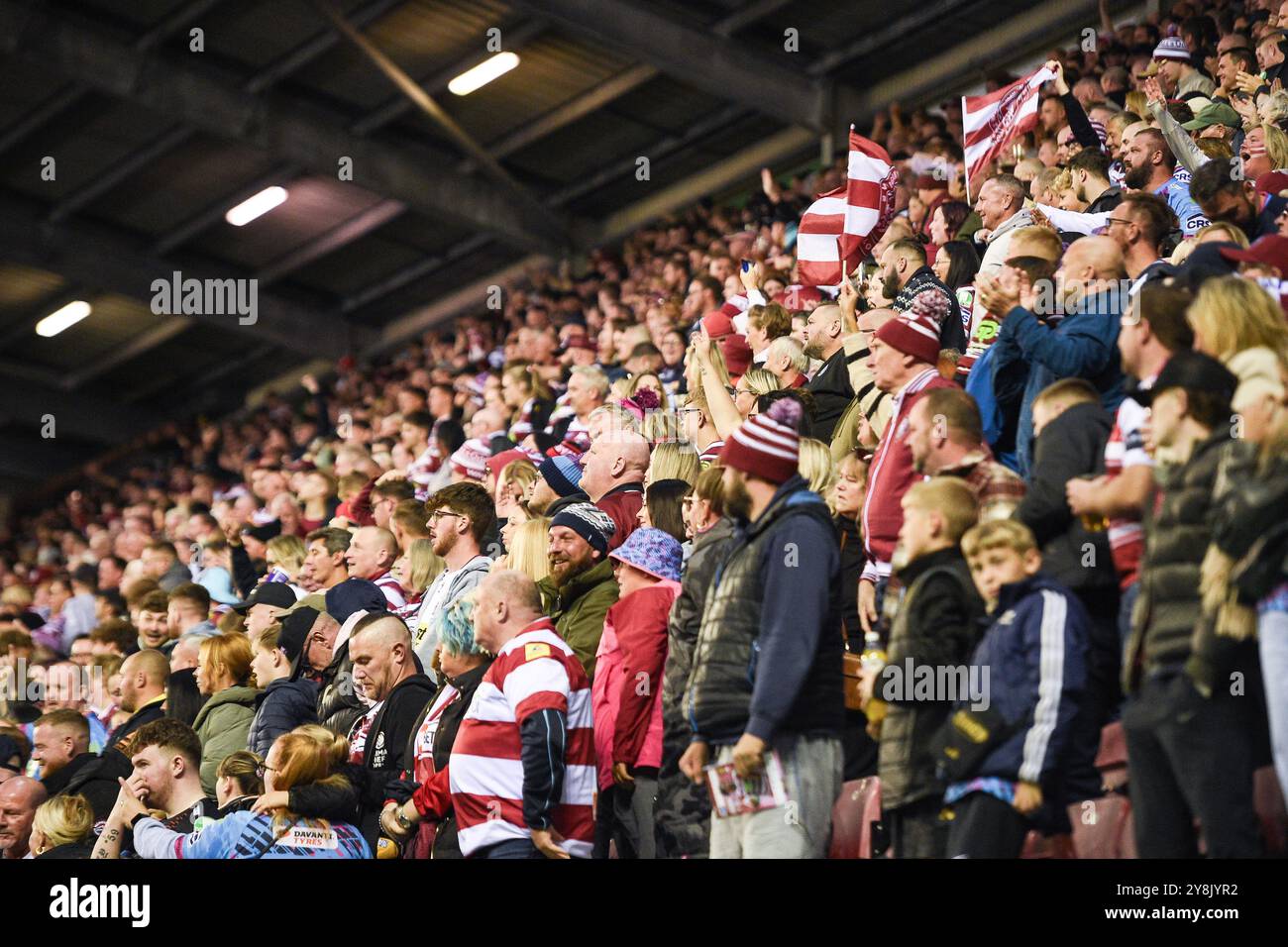 Wigan, England - 5th November 2024 - Fans of Wigan Warriors. Rugby ...