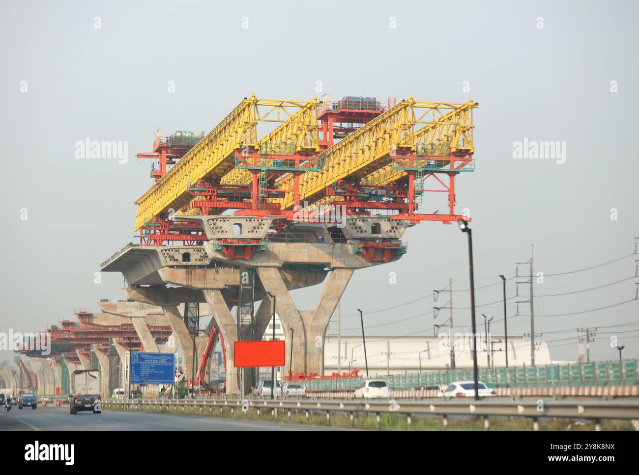 Machinery for placing precast segments over columns for the deck of ...