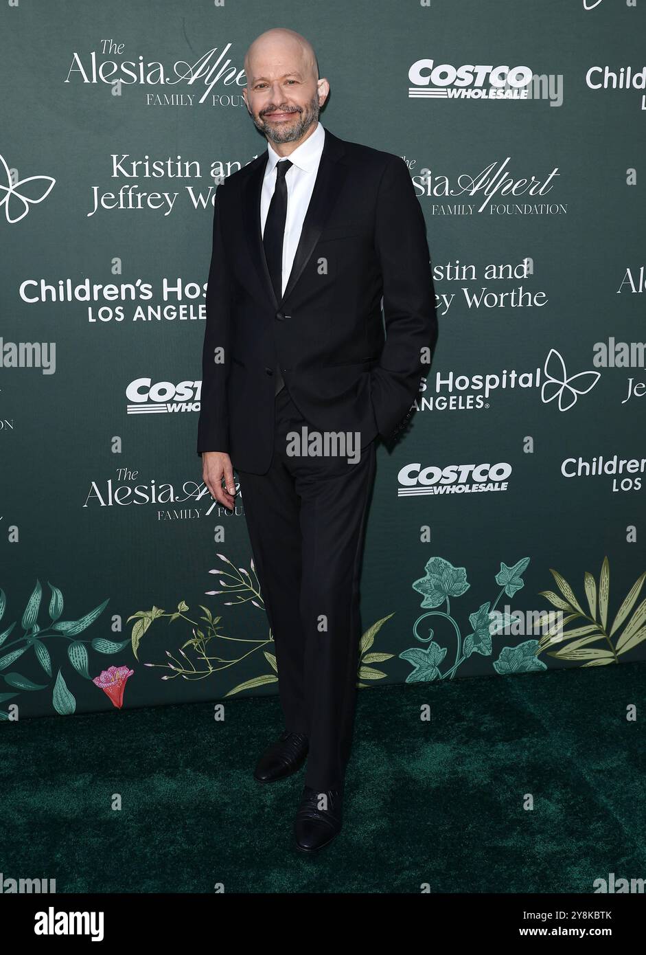 Jon Cryer arrives at The 2024 ChildrenÕs Hospital Los Angeles Gala held ...
