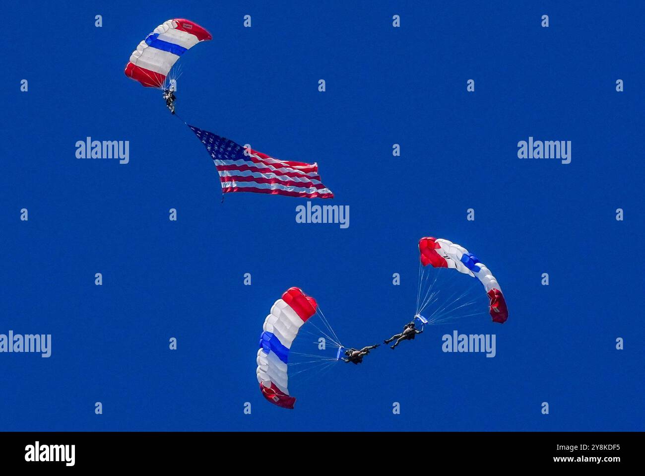 Butler trump elon musk jump hi-res stock photography and images - Alamy