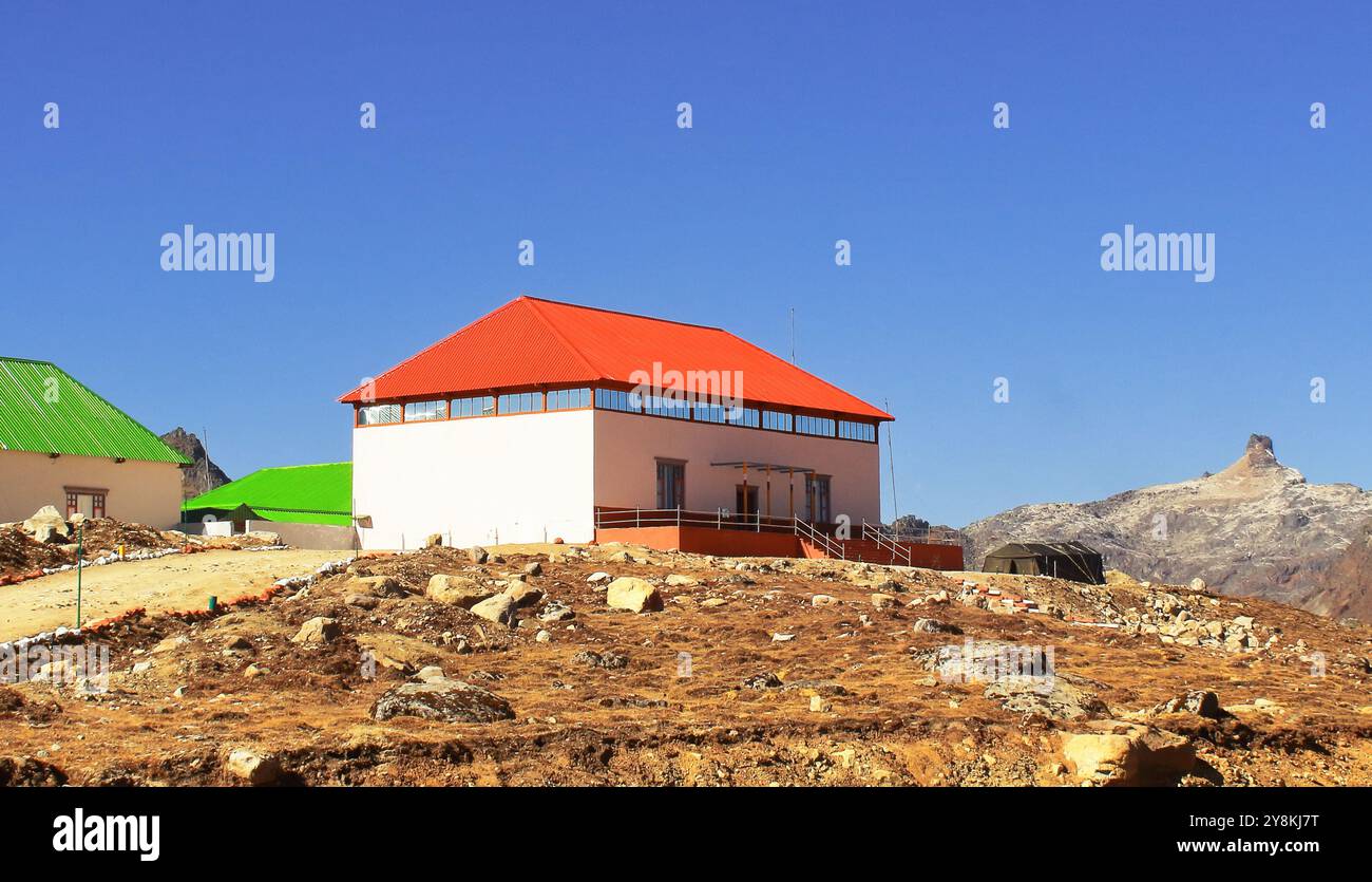 high altitude himalayan mountain pass bum la, part of ancient silk ...