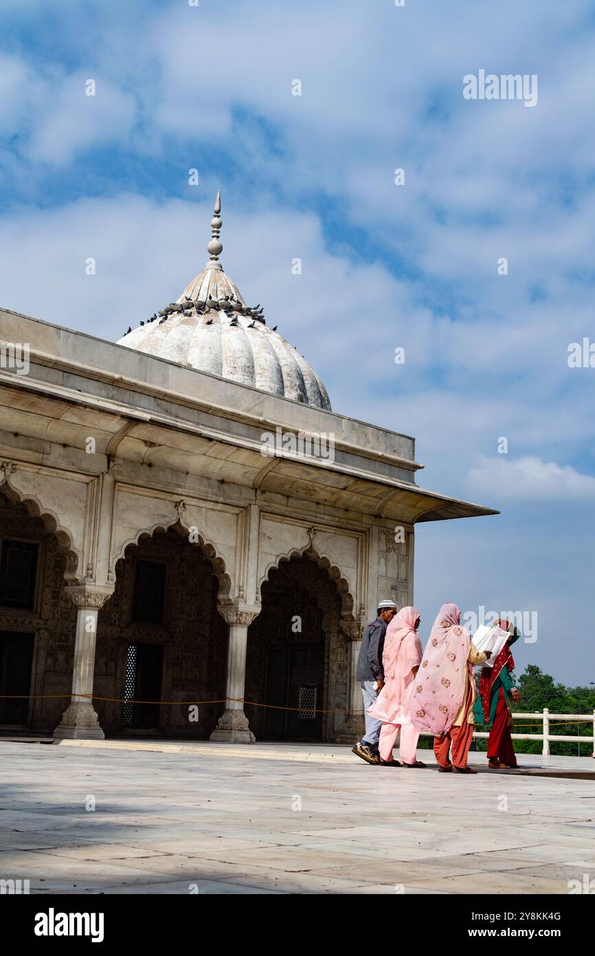 Delhi, India. Sightseers inside Red Fort Stock Photo - Alamy