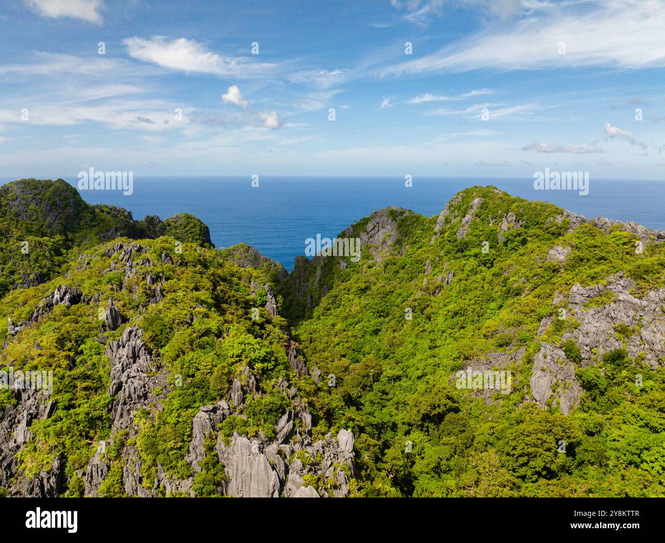Splendid limestone structure of mountain in Matinloc Island. El Nido ...
