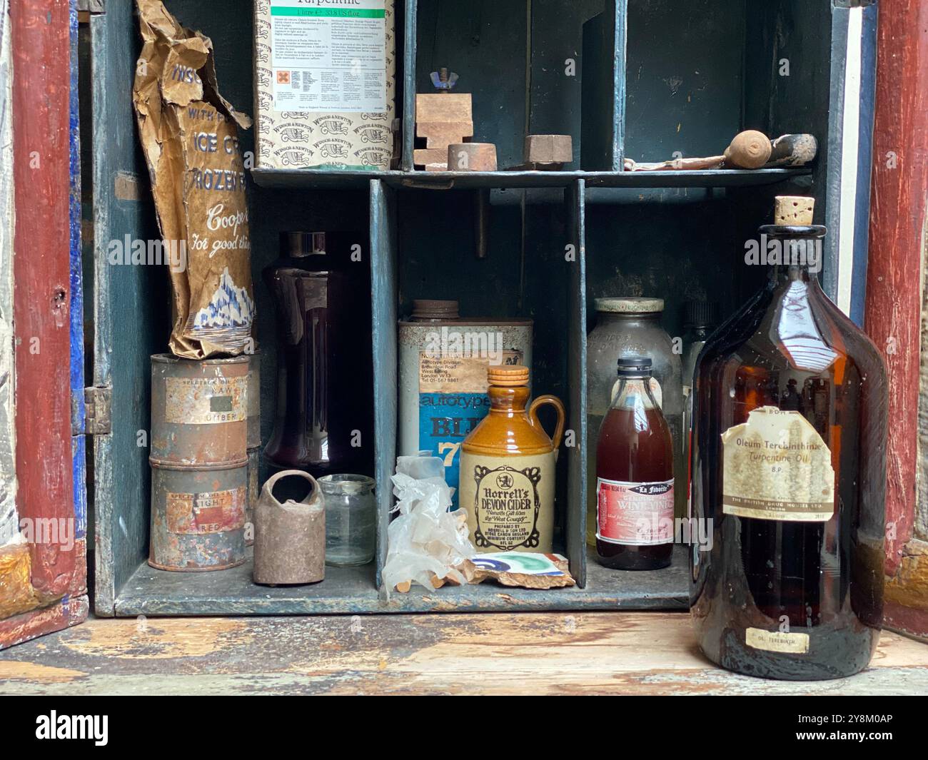 Interior of Charleston Farmhouse, Firle, East Sussex Stock Photo - Alamy