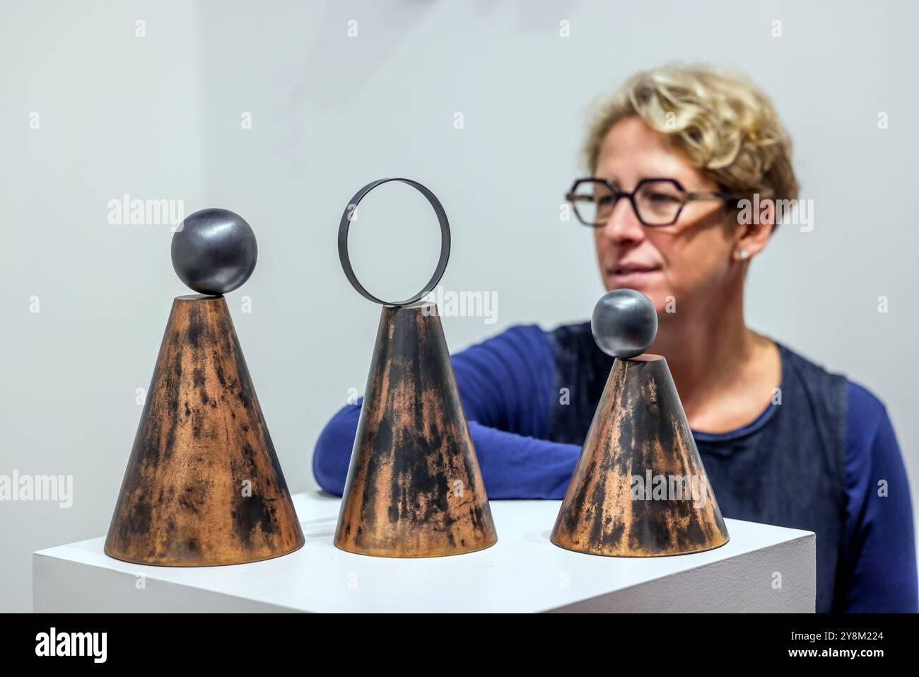 Goldsmith Hall,London UK 06-October 2024 Juliette Bigley makes abstract ...