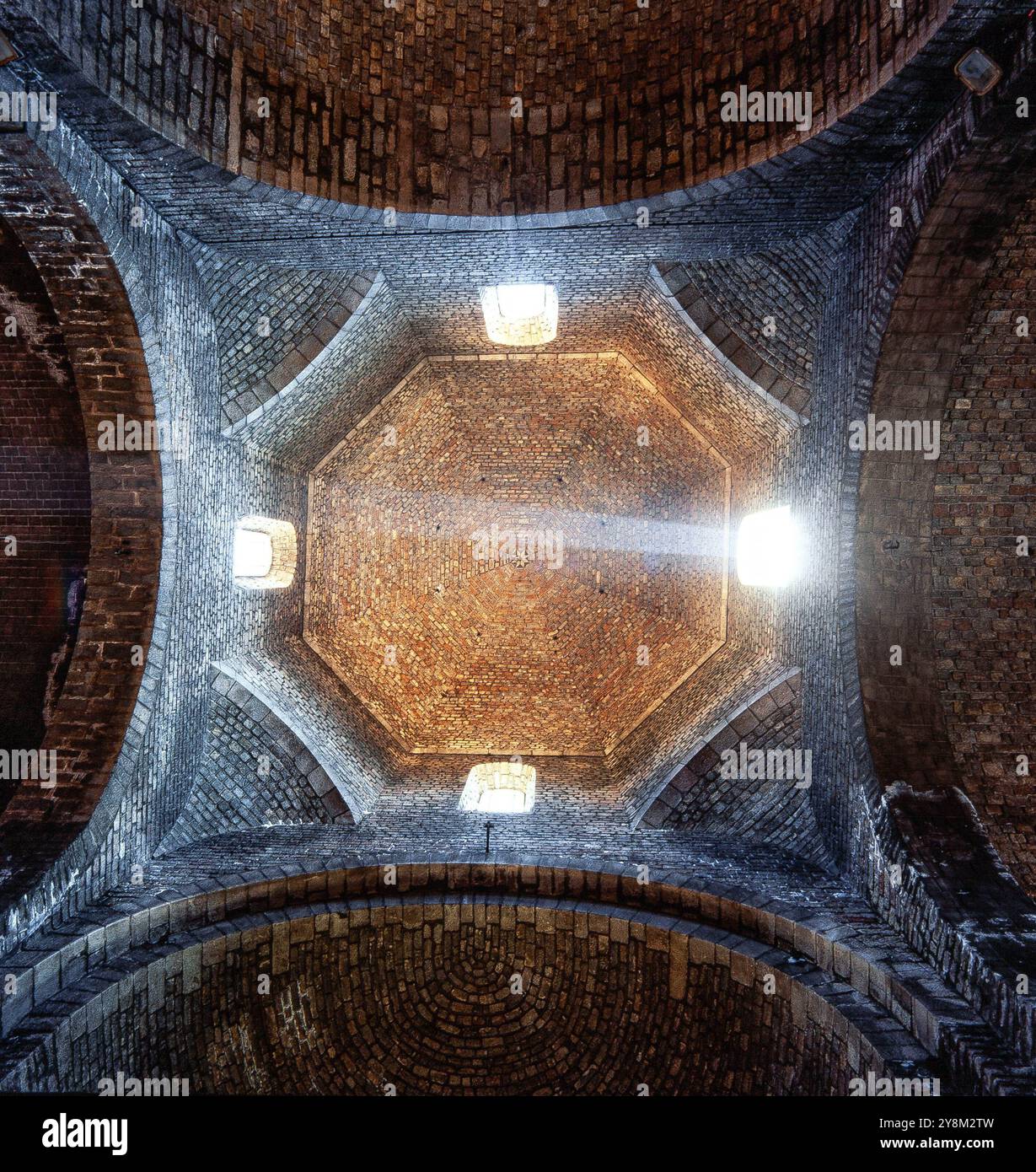 Monasterio de Santa María de Ripoll, siglo IX Stock Photo - Alamy