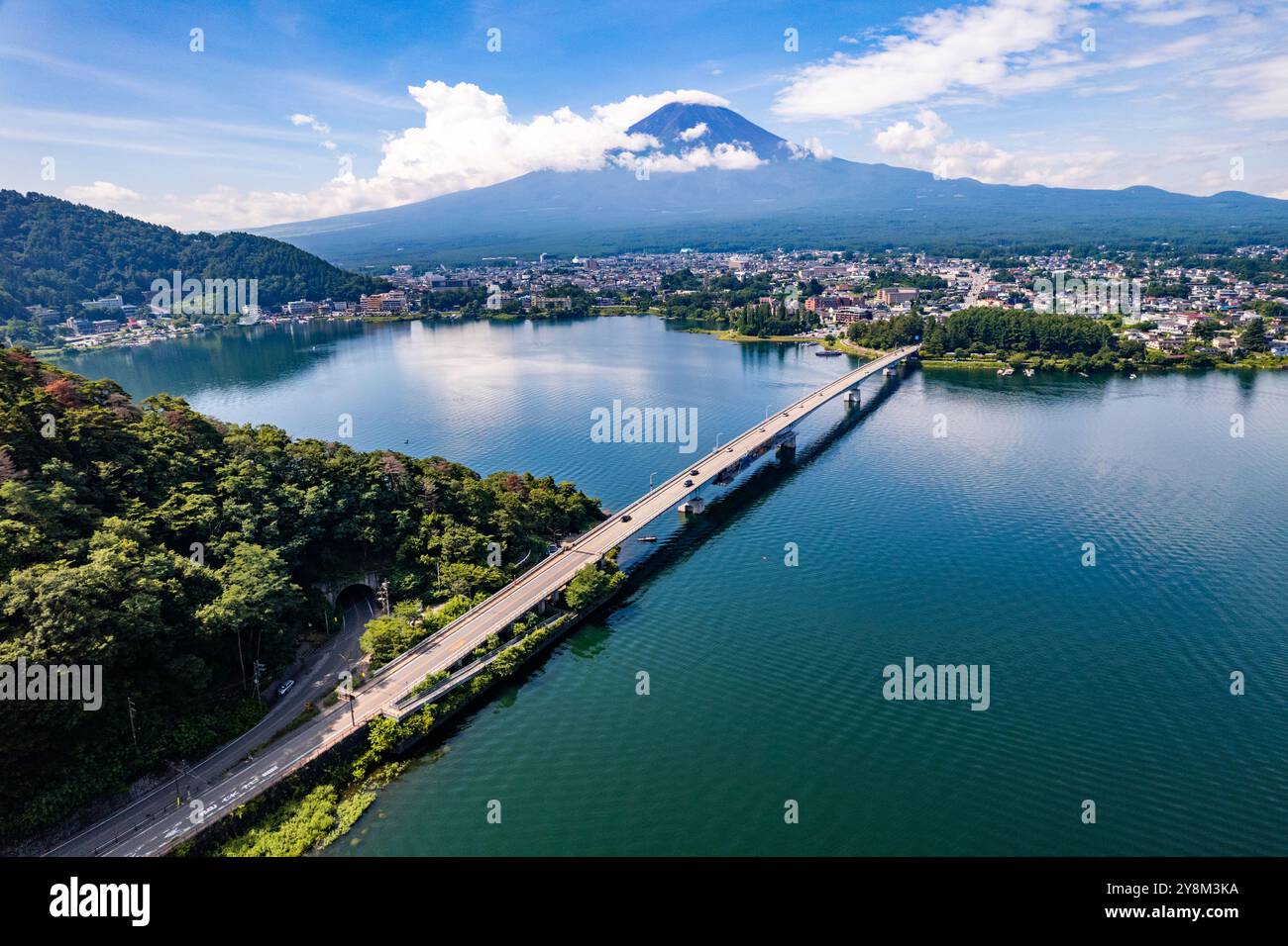 View of the lake Kawaguchi in Fujikawaguchiko in Yamanashi Prefecture ...
